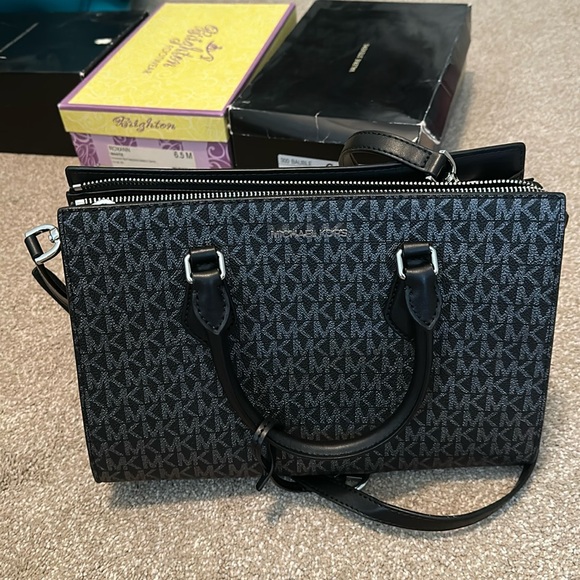 MICHAEL Michael Kors | Bags | Michael Kors Sheila Medium Triple ...